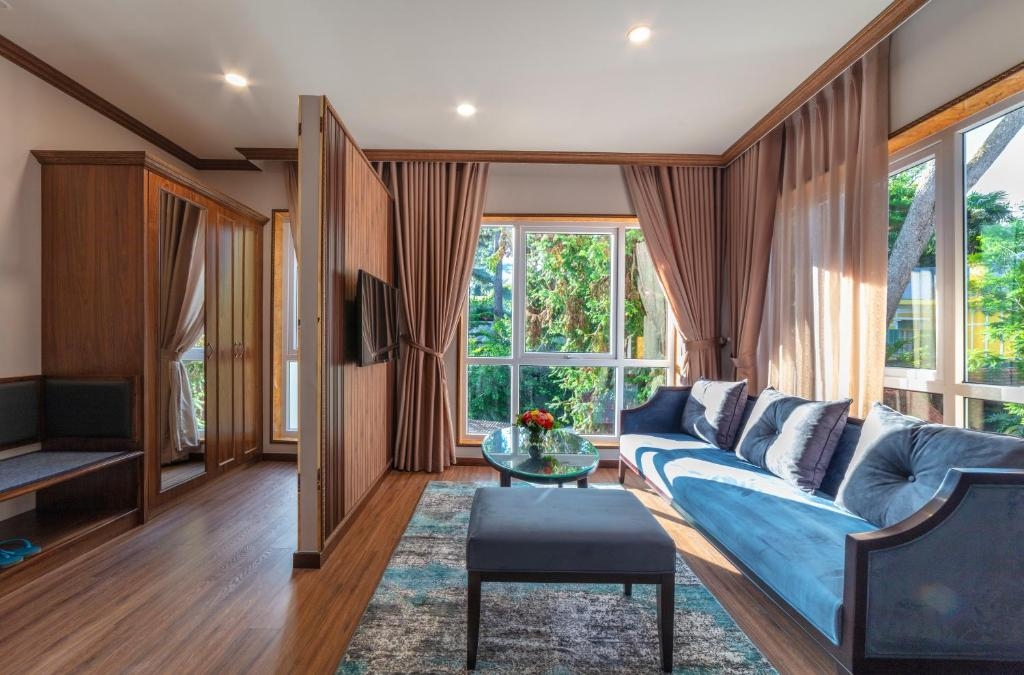 Phòng Executive Suite Marigold Đà Lạt – Không Gian Cao Cấp, View Thành Phố, Giá Tốt